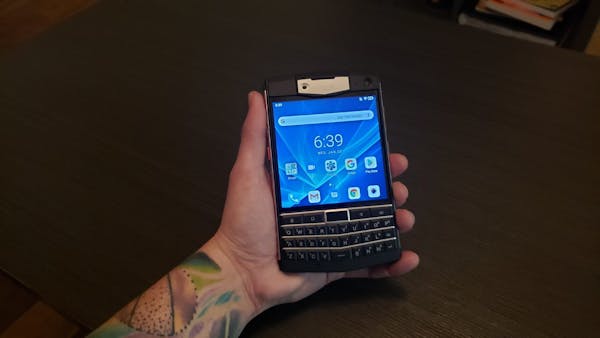 Two Weeks with the Tactile Keyboard-Equipped Unihertz Titan Smartphone ...