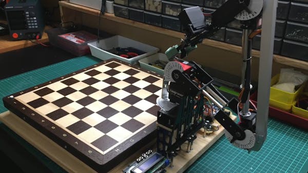 A Robotic Arm Is the Best Quarantine Chess Buddy - Hackster.io