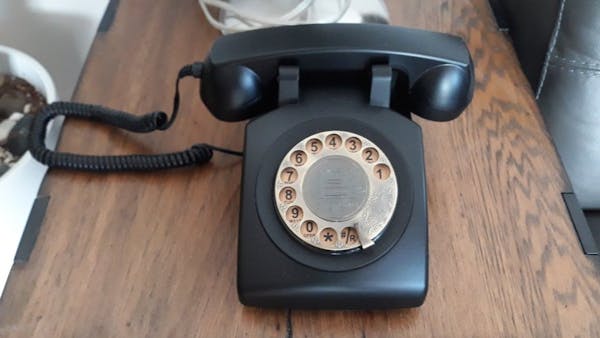 Cut the Cord and Add Cellular Connectivity to a Retro Rotary Phone ...