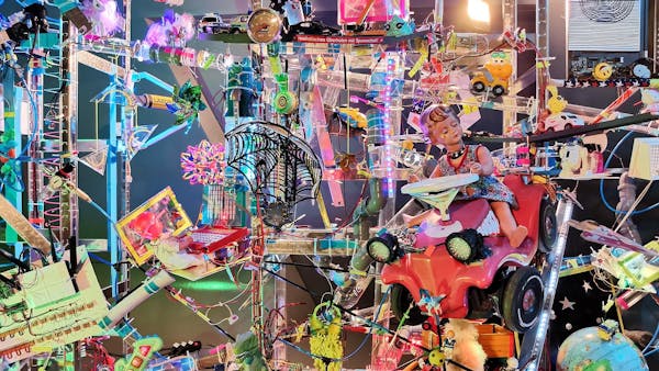 Smart Fairy Tale Is a Smartphone-Controlled Storytelling Machine ...