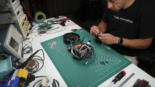 Reverse Engineer Hash Tackles Smart Meter Monitoring — With An Sdr And A Faraday Cage 