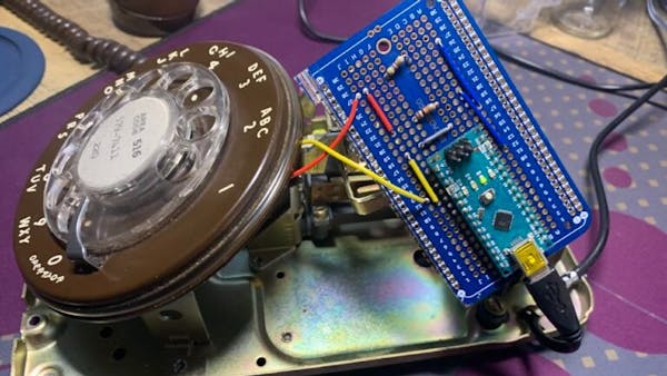 Quantum Rotary Dial Is a Vintage Rotary Telephone That Controls Your ...