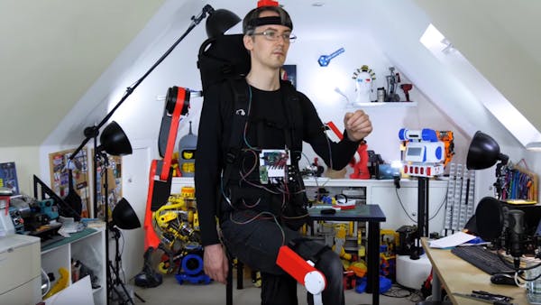 This Robotic Arm Uses Machine Learning to Move Itself Intelligently ...
