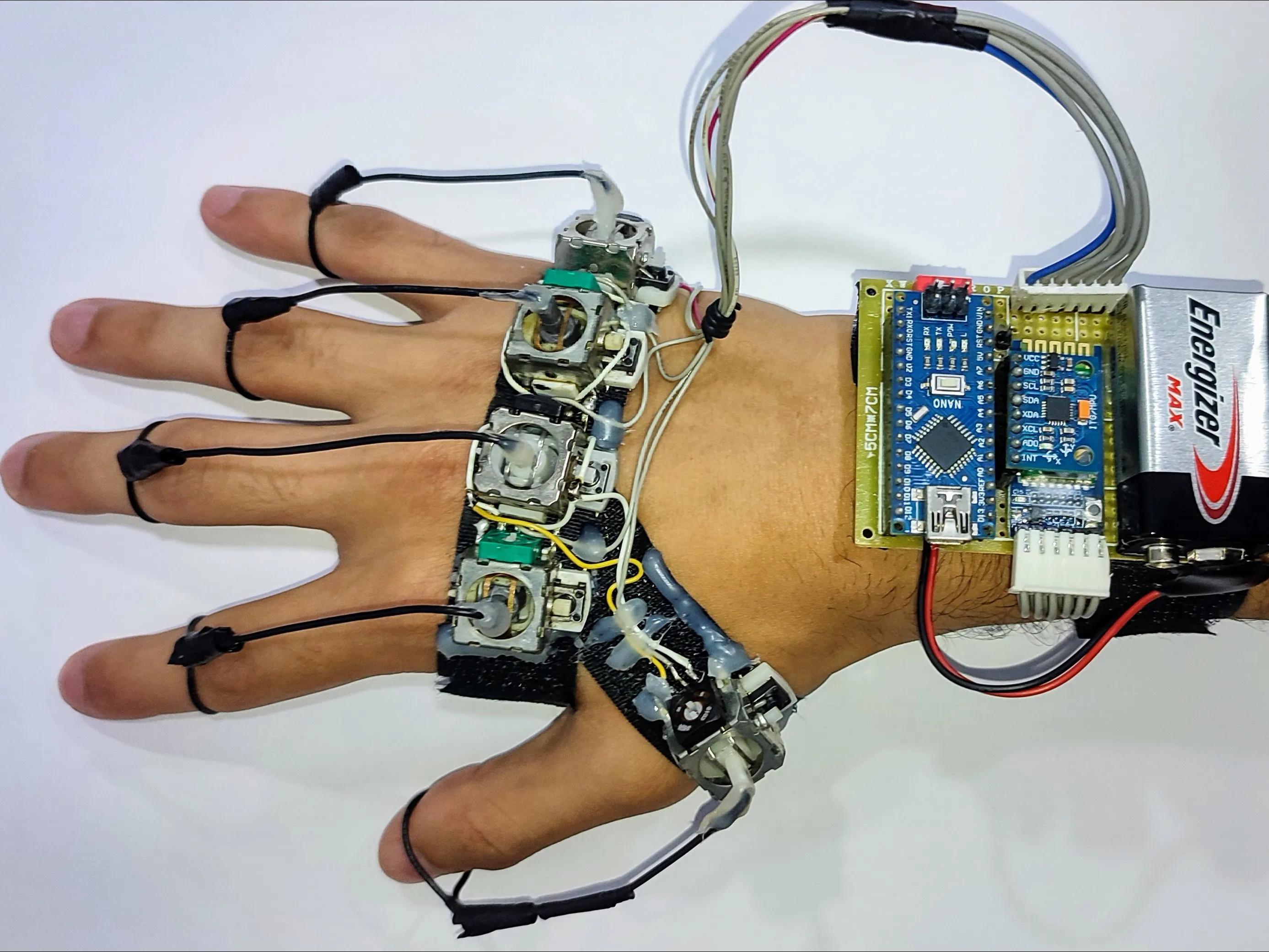 Wearable device to translate sign language to Txt/speech - Hackster.io