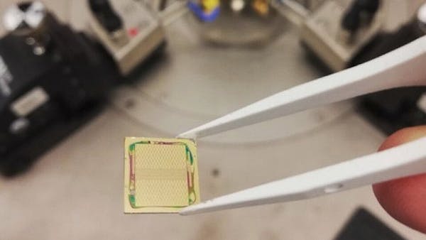 Nanowire-Based Logic-in-Memory Device Stacks Transistors and RRAM to ...