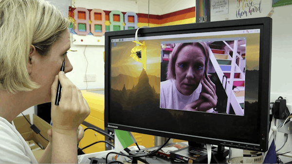 The Magic Makeup Mirror Helps Users Apply Makeup with More Precision - Hackster.io