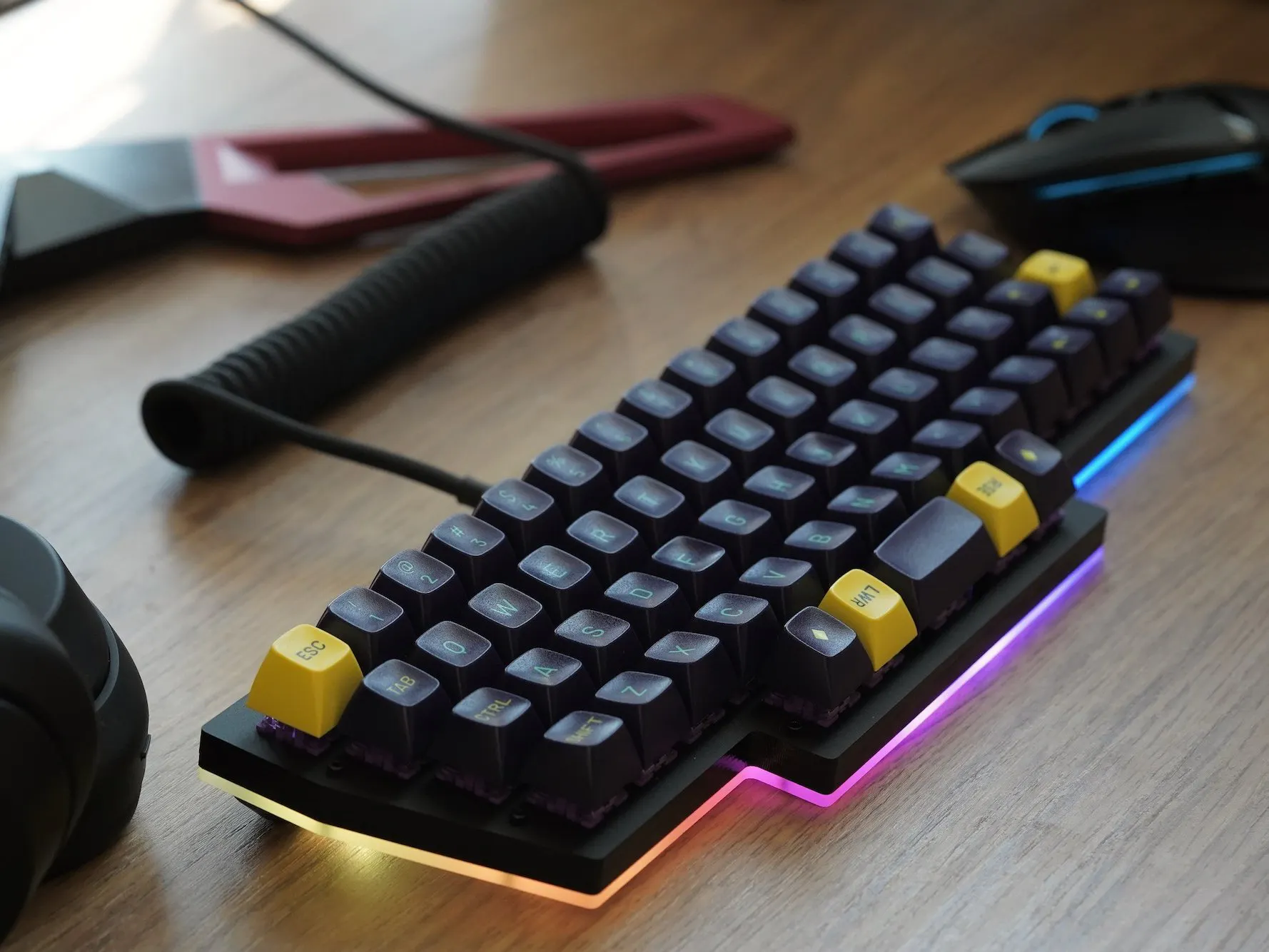 Purple Owl, a 60% keyboard powered by Seeed XIAO RP2040 - Hackster.io