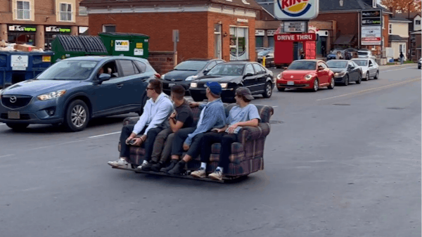 This Full-Sized Couch Can Drive Like a Go-Kart with Only a PS4 ...