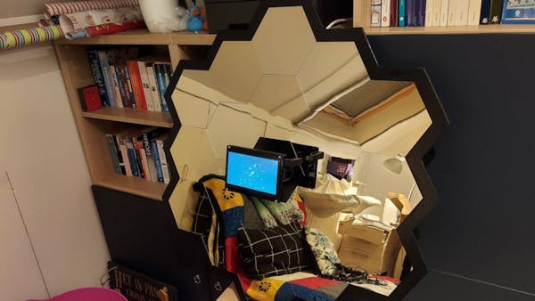 Marjolein Tamis' Mirror-Backed Digital Photo Frame Mimics the James Webb Telescope - Hackster.io