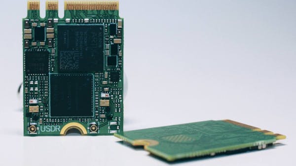 Wavelet Lab's uSDR Is a Tiny Software-Defined Radio with Easily-Accessible Browser-Based ...