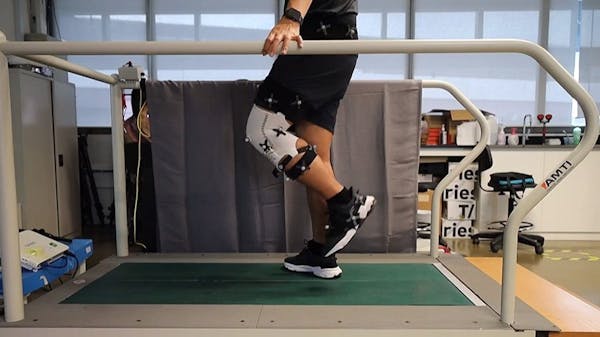 This Flexible Knitted Wearable Sensor Wants to Track Your Knee Health ...