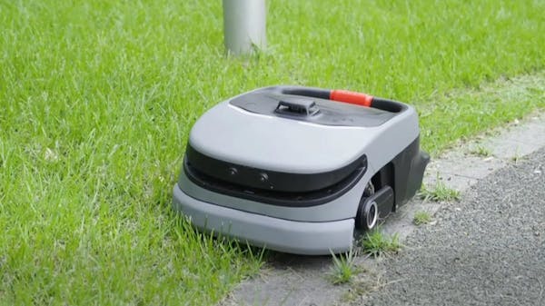 Oasa's R1 Robot Mower Combines a Classic Reel Cutter with Bleeding-Edge ...