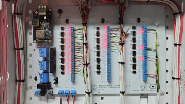 The Hornet Nest Alarm Panel Brings Your Wired Alarm System Into Home ...