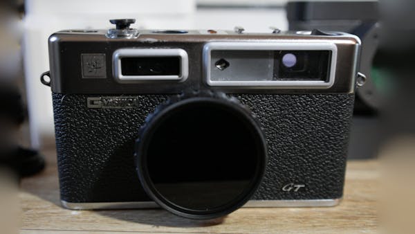 Malcolm Wilson Gives the First Electronically-Controlled Camera a Raspberry Pi Upgrade - Hackster.io