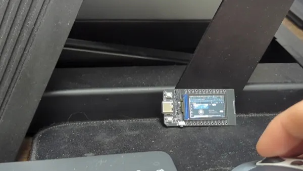 Use an ESP32 as an Itty Bitty Second Monitor for Your PC - Hackster.io