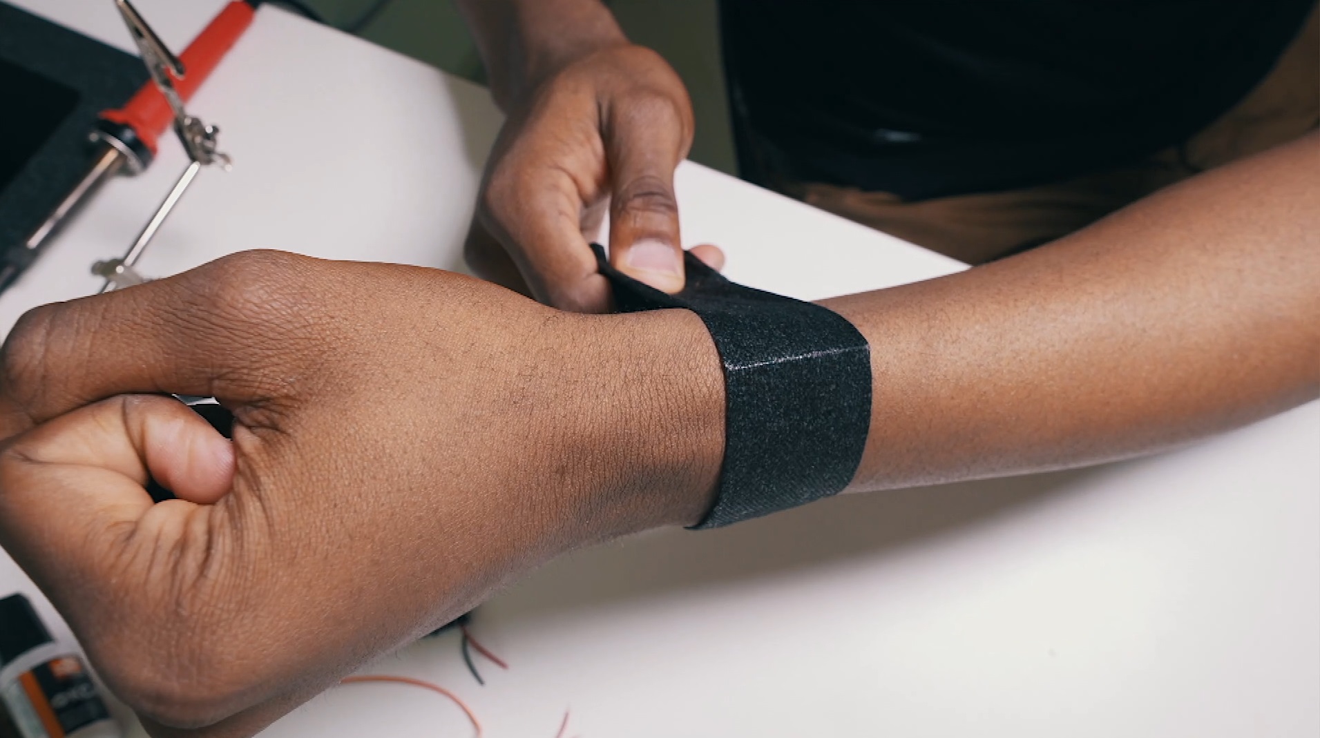 Smart ESP8266 Bracelet - Hackster.io