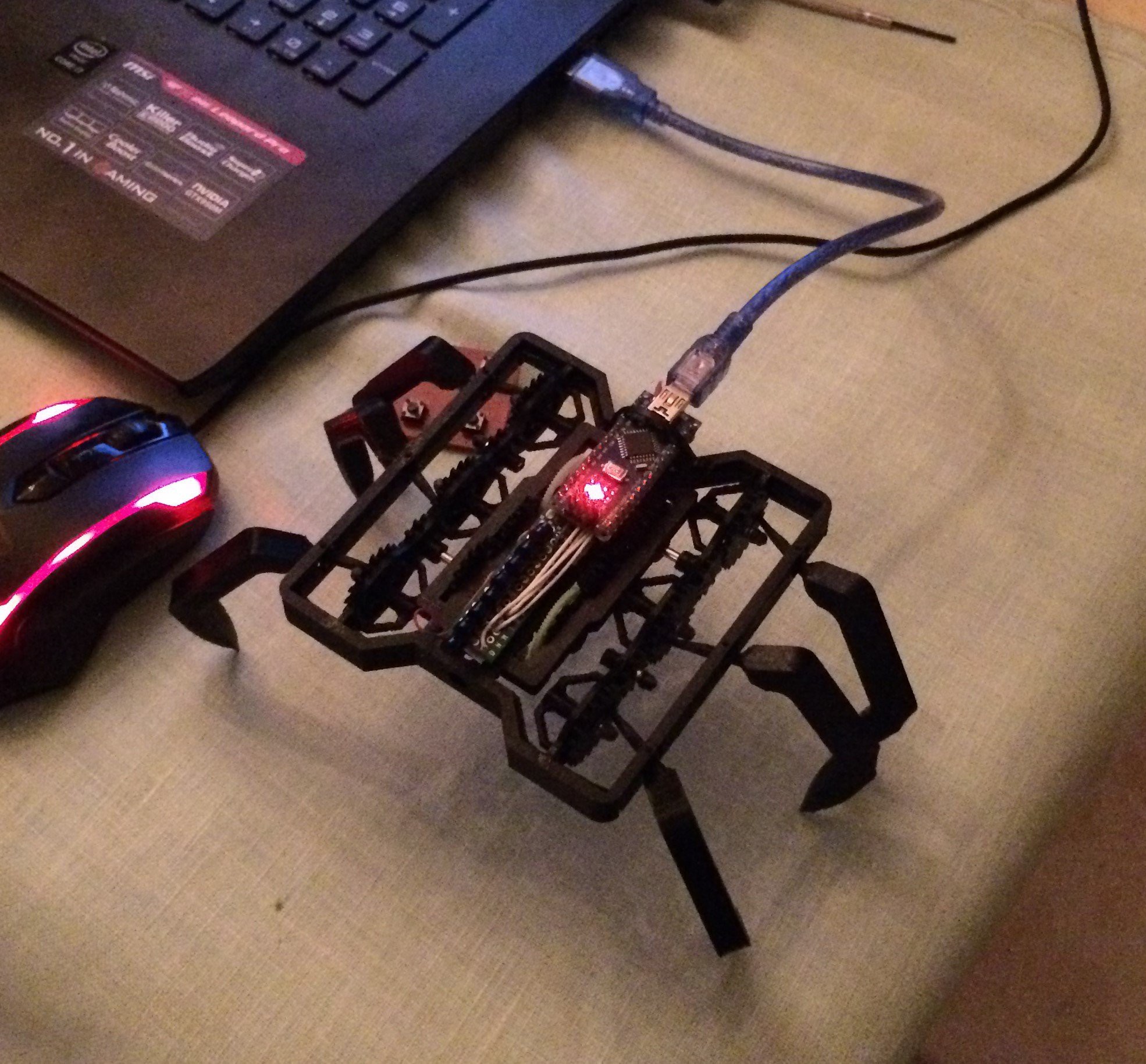 1 KB 6-Legged Crawling Bot - Hackster.io