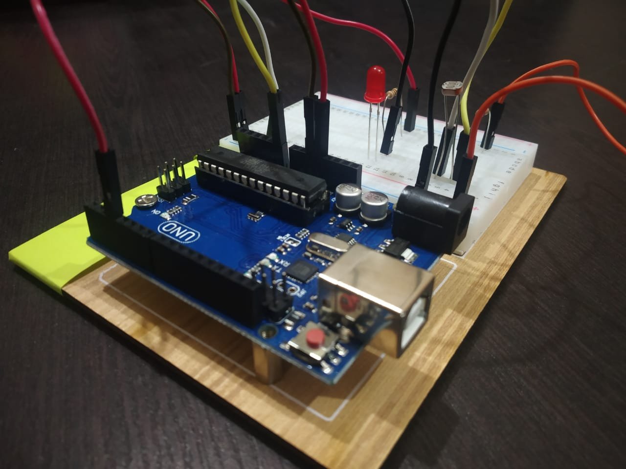 Turn LED On and Off Through LDR - Hackster.io
