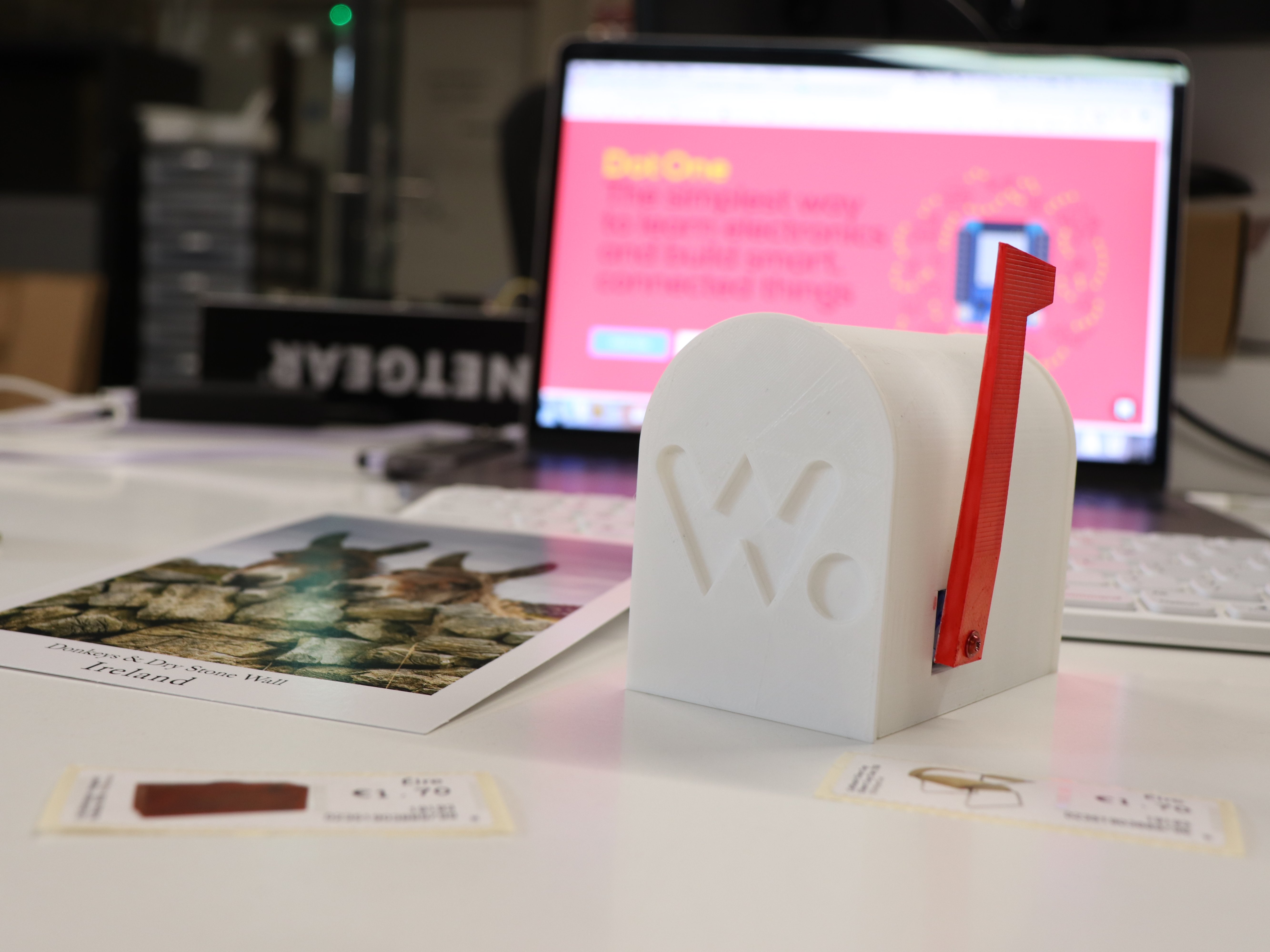 "You've Got Mail" IoT E-Mailbox with Gmail Notification - Hackster.io