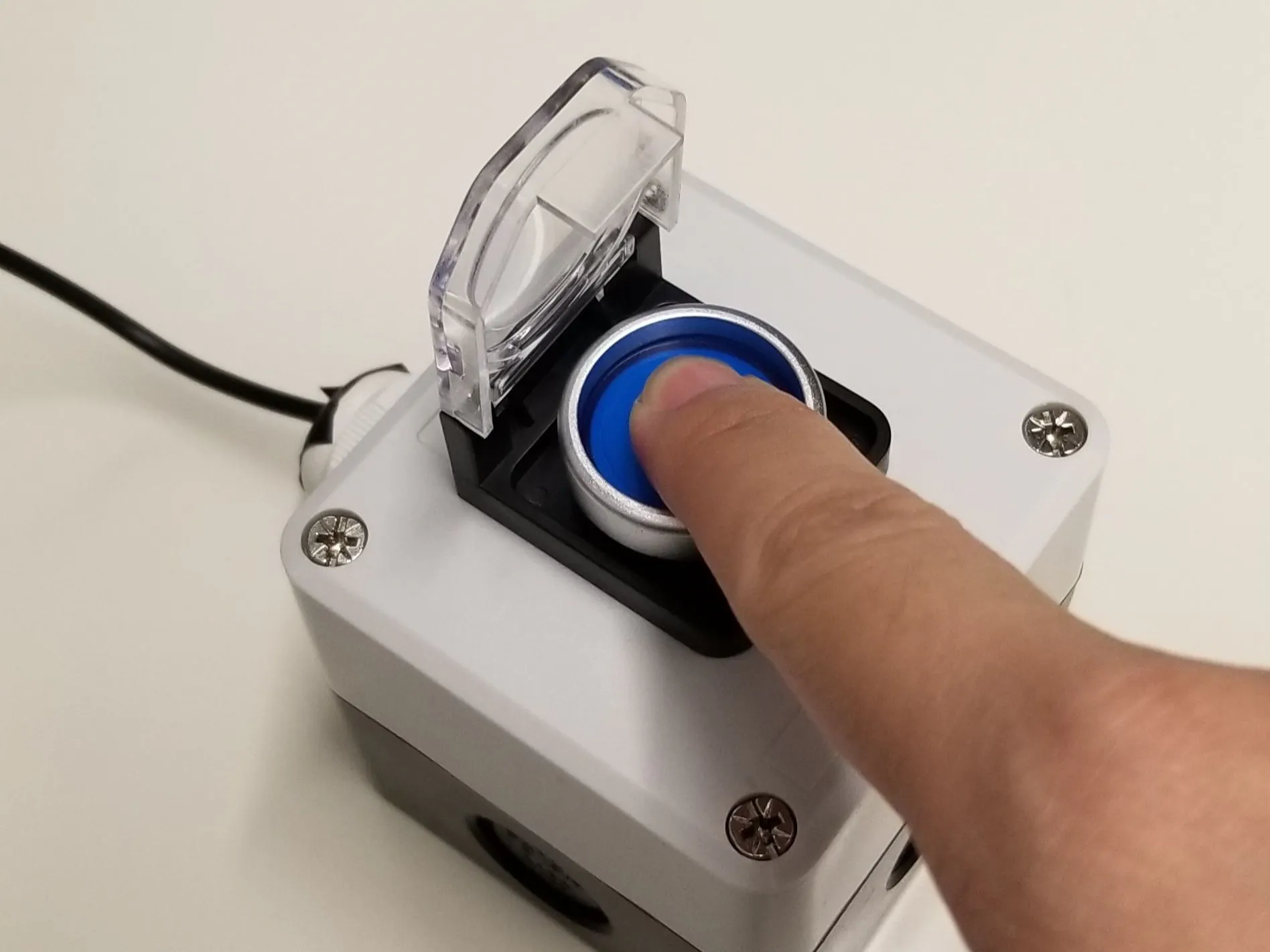 Make a Big Button for Your Computer! - Hackster.io