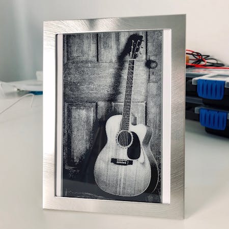 ePaper Picture Frame Looks Like Print, Works Without Cable - Hackster.io