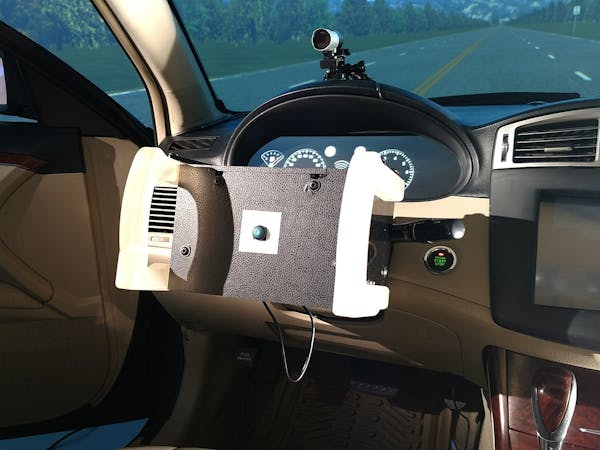 This Transforming Steering Wheel Quickly Returns Human Control in Semi ...