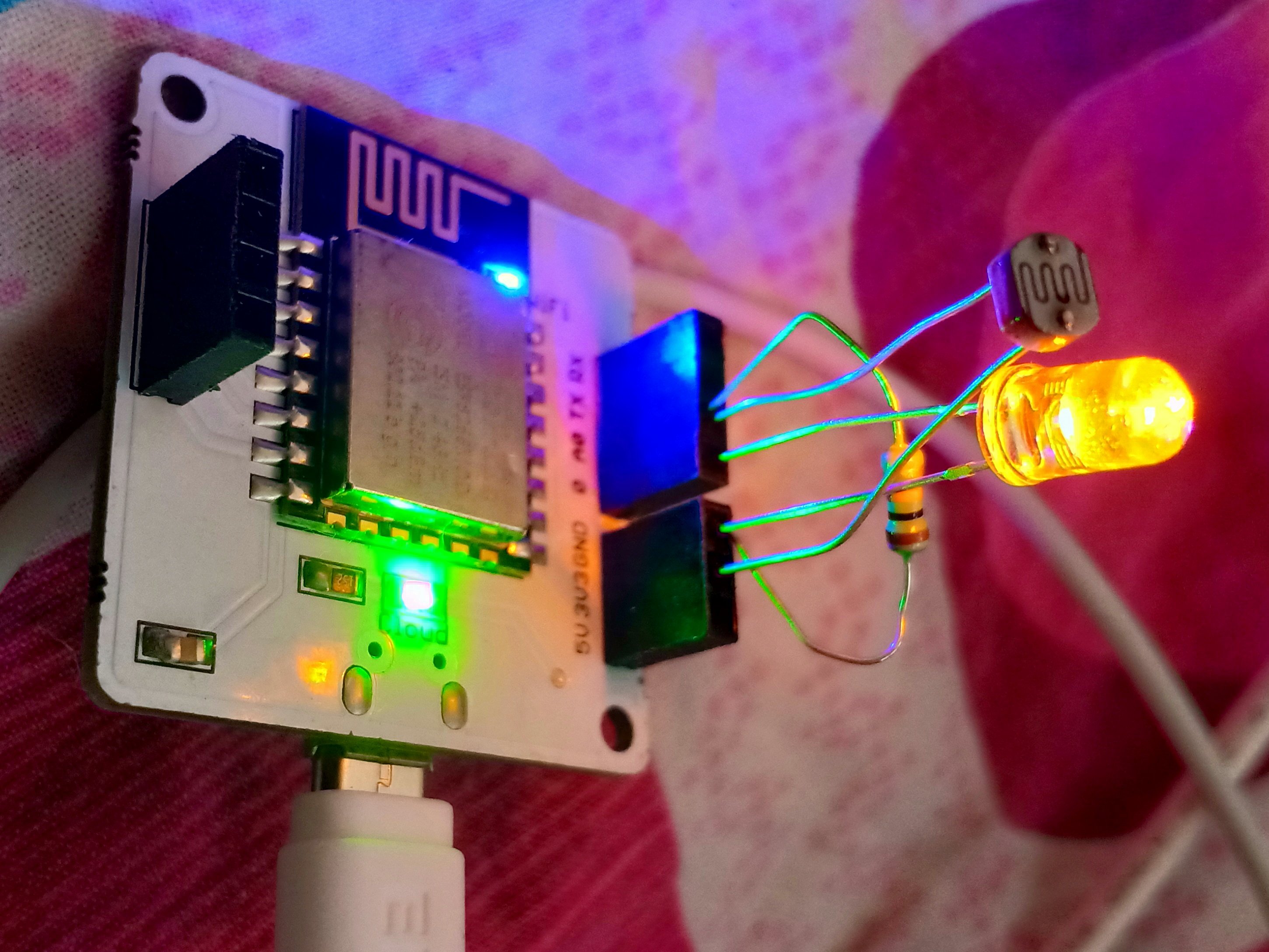 Bolt-Based Smart Light Control Equipped with Photoresistor - Hackster.io