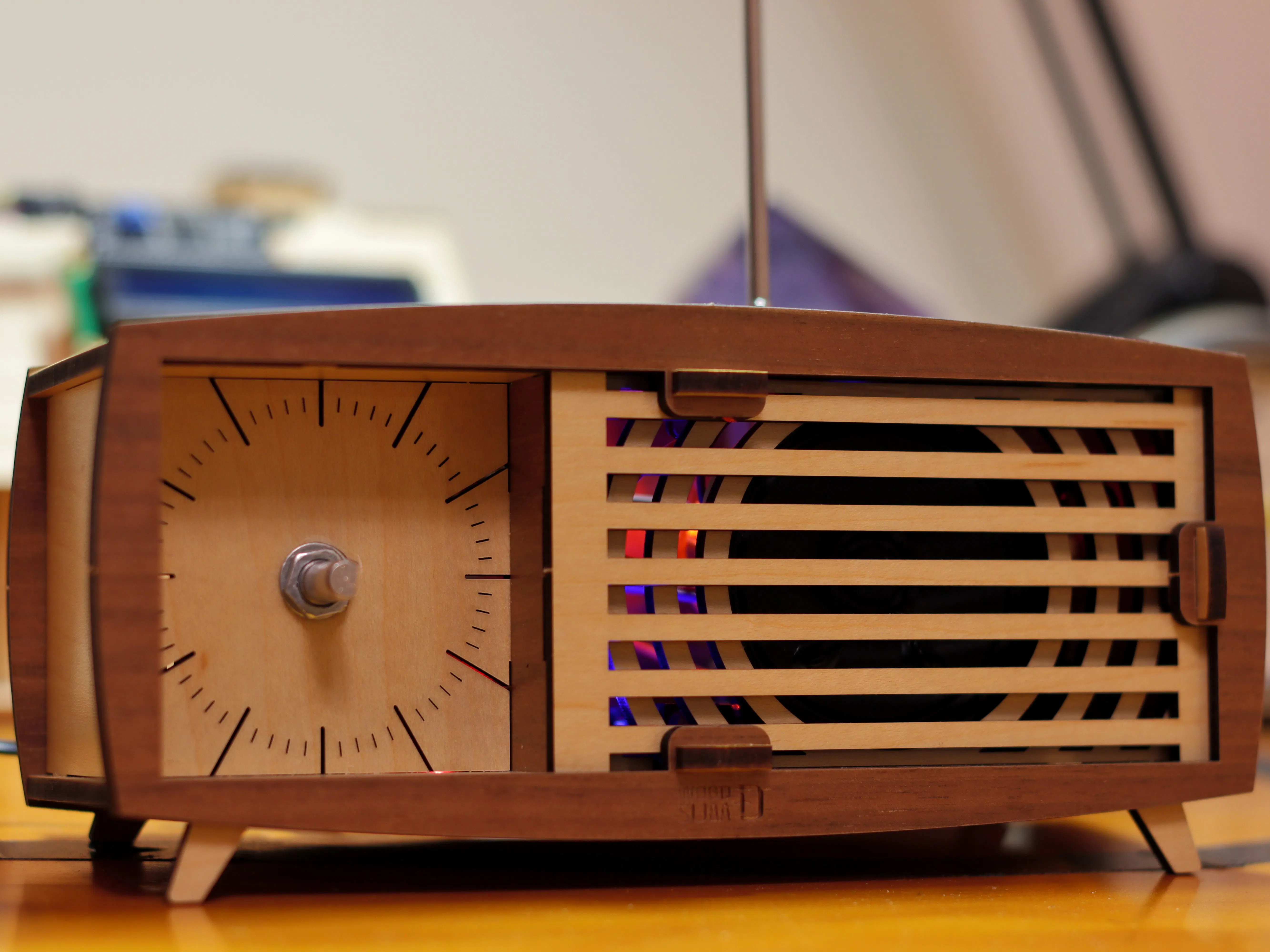 Retro FM Radio with TEA5767 and WeMos D1 mini - Hackster.io