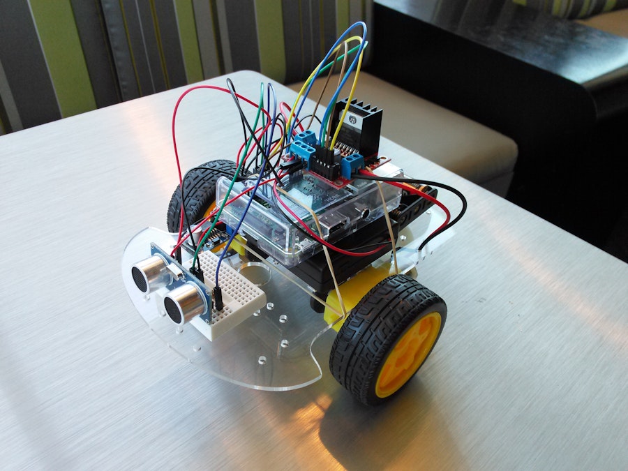 Windows IoT Rover Robot (Ep I: Unboxing) | TechClub UCM
